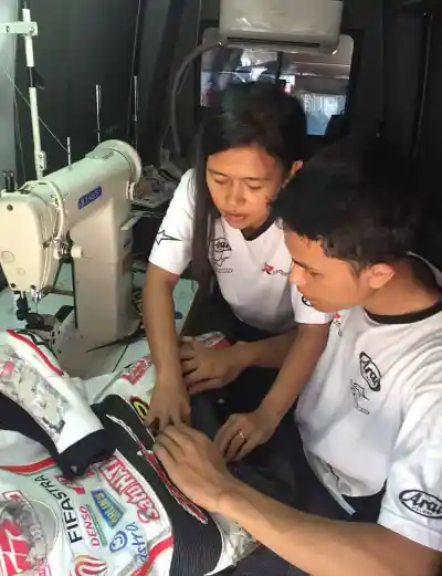 Cargloss Proriders Punya Service Car