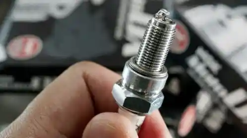 Jadi Salah Satu Komponen Penting, Berikut Fungsi Busi pada Motor