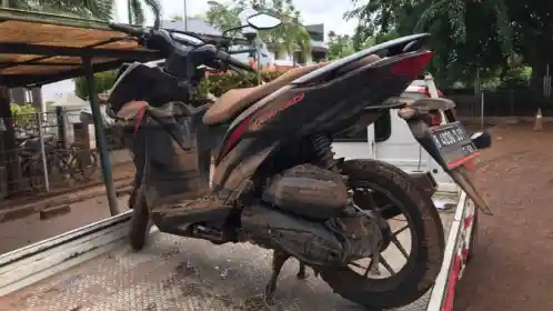 Ini Batas Ketinggian Air yang Bisa Diterobos Motor Matic Saat Banjir