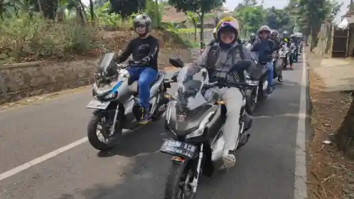 Komunitas Bandung Owners ADV Kumpul dan Riding Bareng di Bandung