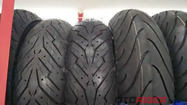 Catat! Berikut Usia Pakai Ban Motor, Harus Tunggu Habis Baru Diganti?