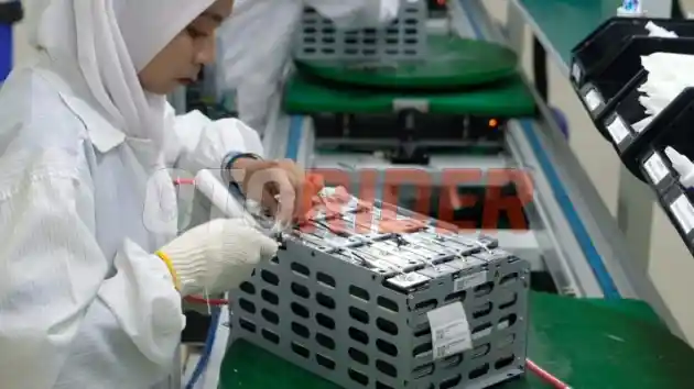 Melihat Pembuatan Motor Listrik Polytron Langsung di Pabriknya