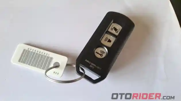 Remote Keyless Motor Hilang, Bisa Diduplikat atau Ganti Satu Set?