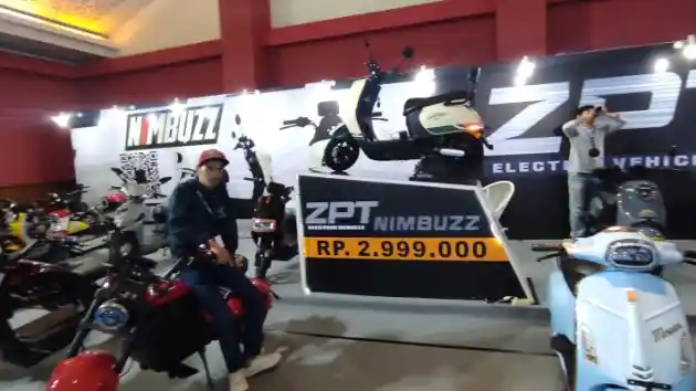 Seharga Ponsel, ZPT Nimbuzz Jadi Motor Listrik Termurah di PEVS 2024