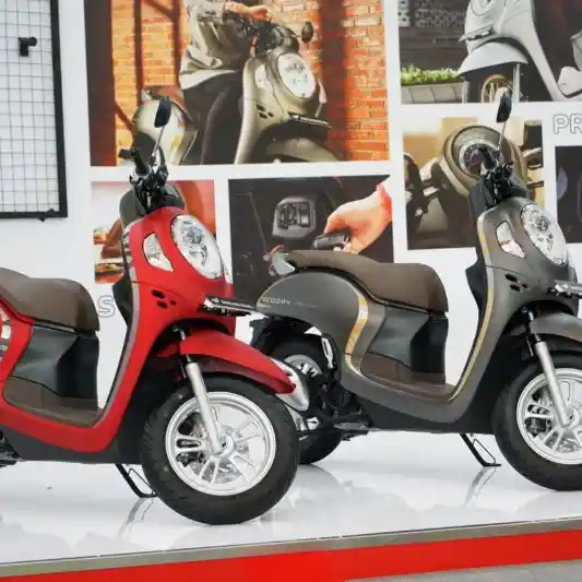 VIDEO: All New Honda Scoopy Test Ride Harian - Indonesia | OtoRider