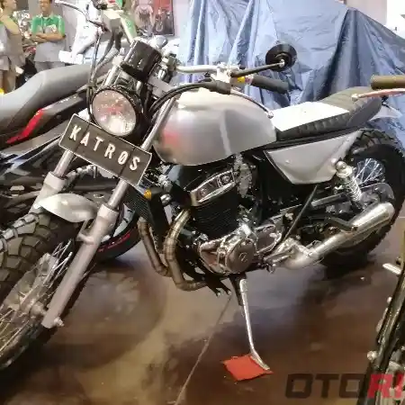 Benelli Gandeng Katros Garage Bikin Paket Custom Untuk Patagonian Eagle ...
