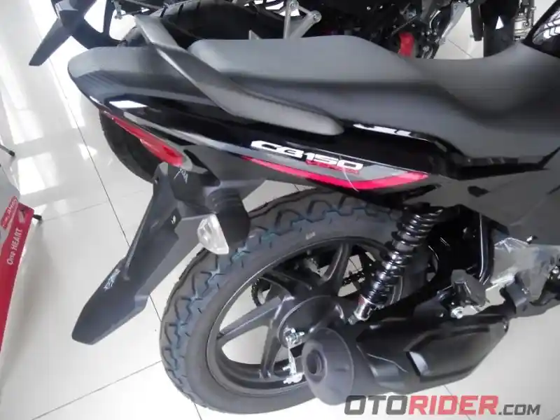 Tertarik Dengan Honda CB150 Verza CW? Modal Awal Cuma Rp 1,75 Juta Kok