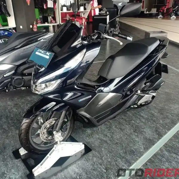 New Honda PCX Naik Harga, Versi Hybrid Tetap