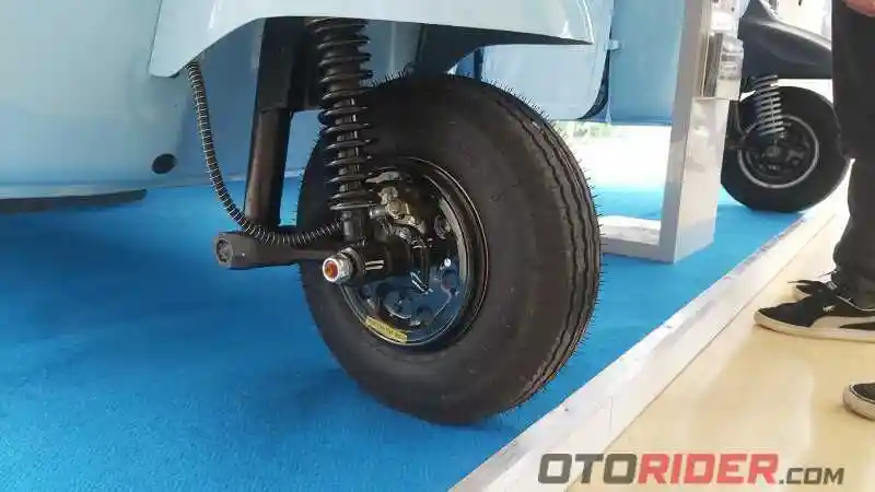 GALERI: Motor Listrik Roda Tiga Tampilan Bajaj Piaggio Ape E-City