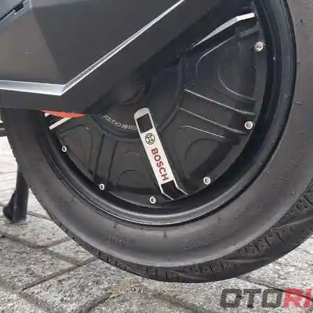 First Ride: Polytron EVO Electric, Motor Listrik yang Ada Radionya