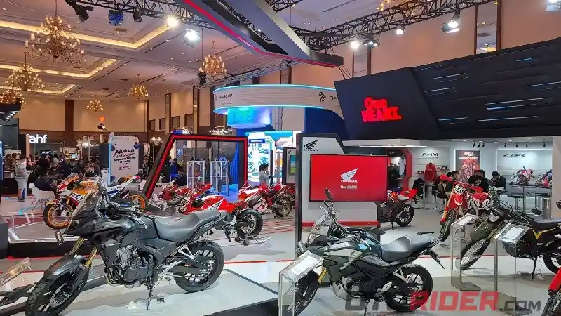 Suasana Booth Honda di IMOS 2022, 27 Unit Motor Dipajang