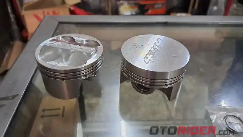 Apa Sih Bedanya Piston Jenong dan Rata pada Motor?