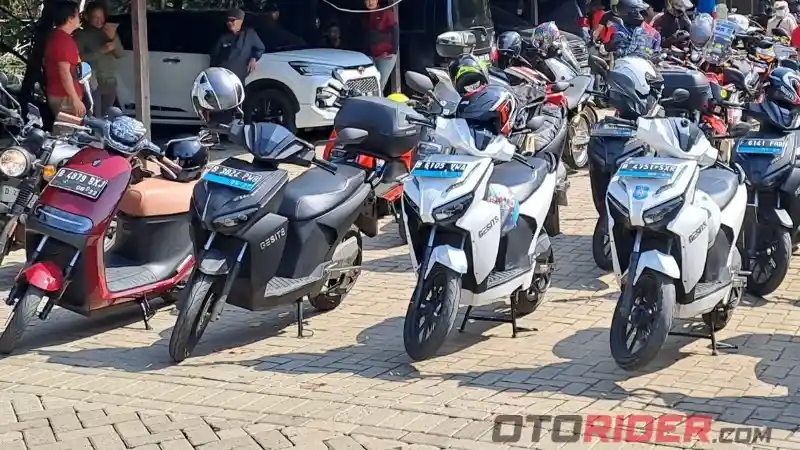 Touring Pakai Motor Listrik, Apakah Bisa?