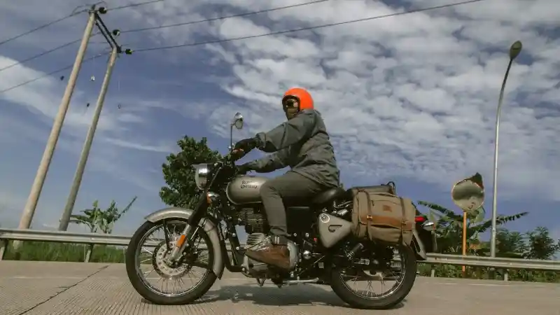 EIGER Kolaborasi Royal Enfield Luncurkan Apparel dan Perlengkapan Motor