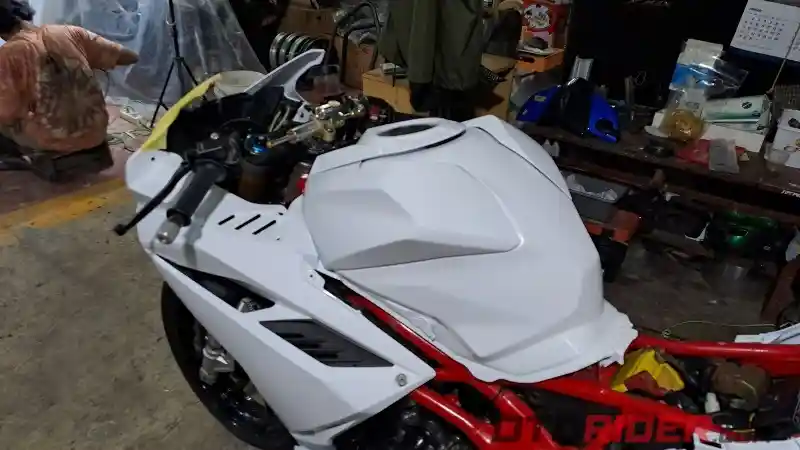 Perlukah Cat Dasar Saat Proses Repaint Body Motor?