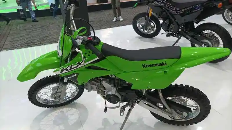 Beli Kawasaki KLX110R dan KLX110R L, Kapan Unit Bisa Diterima?
