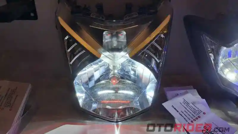 Mau Custom Lampu Motor Biar Lebih Kece? Segini Harganya