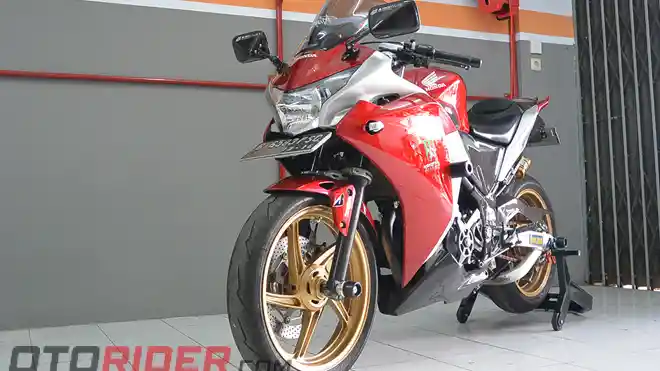 Modifikasi Motor Berwarna Merah, Cocok Untuk Skutik Hingga Sport