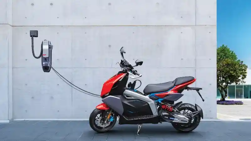 Ramaikan Pasar Motor Listrik, TVS X Resmi Dirilis