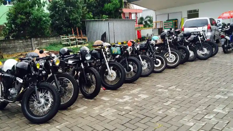 Cafe Racer Surakarta, Kibarkan Slogan Wedangan ke Wedangan