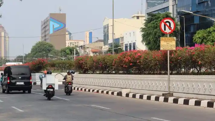 Rambu Lalu Lintas yang Mulai Dilupakan Pengendara Motor