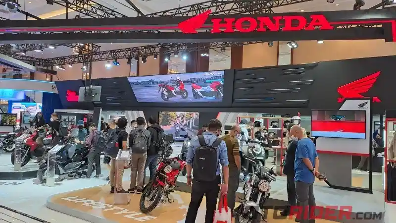 Suasana Booth Honda di IMOS 2022, 27 Unit Motor Dipajang